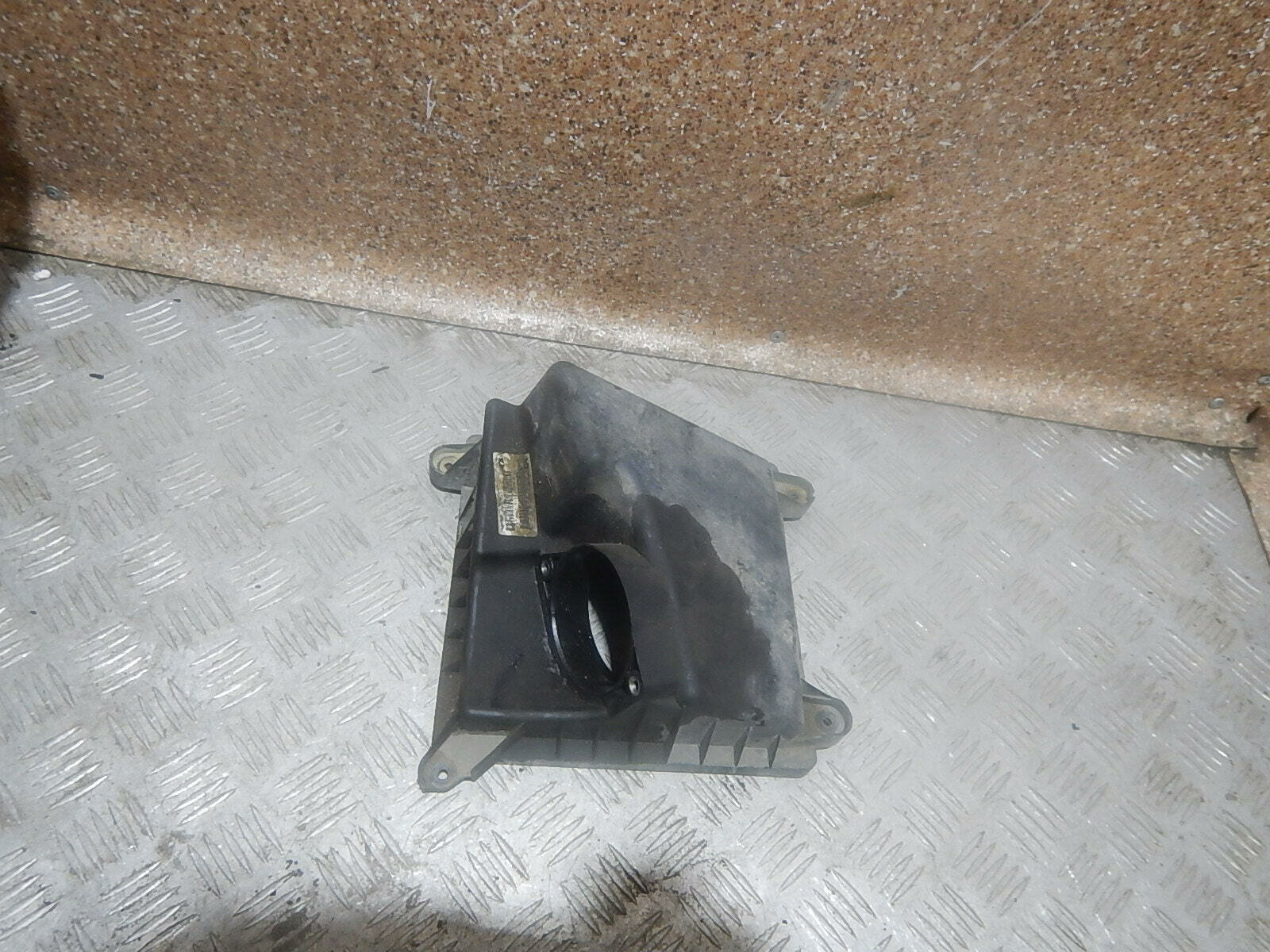 Б/У Корпус воздушного фильтра, ВАЗ (VAZ)-LADA GRANTA (гранта) (11-18) LADA GRANTA (Гранта) (11-18) Верхняя часть. Без пов...