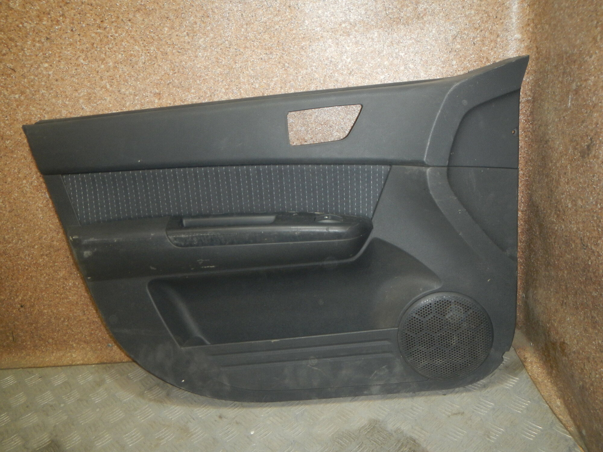 Б/У Обшивка двери передней левой, Hyundai (Хендэ)-GETZ 2 (05-11) HYUNDAI GETZ 2 (05-11) правый руль Царапины, грязная. 54...