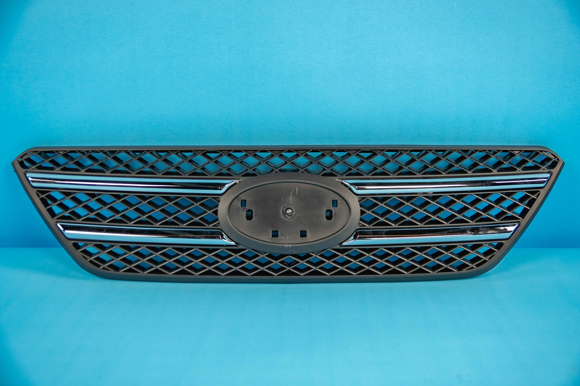 Решетка радиатора для Киа Сид 1 Kia Ceed 2006-2010 верхняя решётка переднего бампера наружная