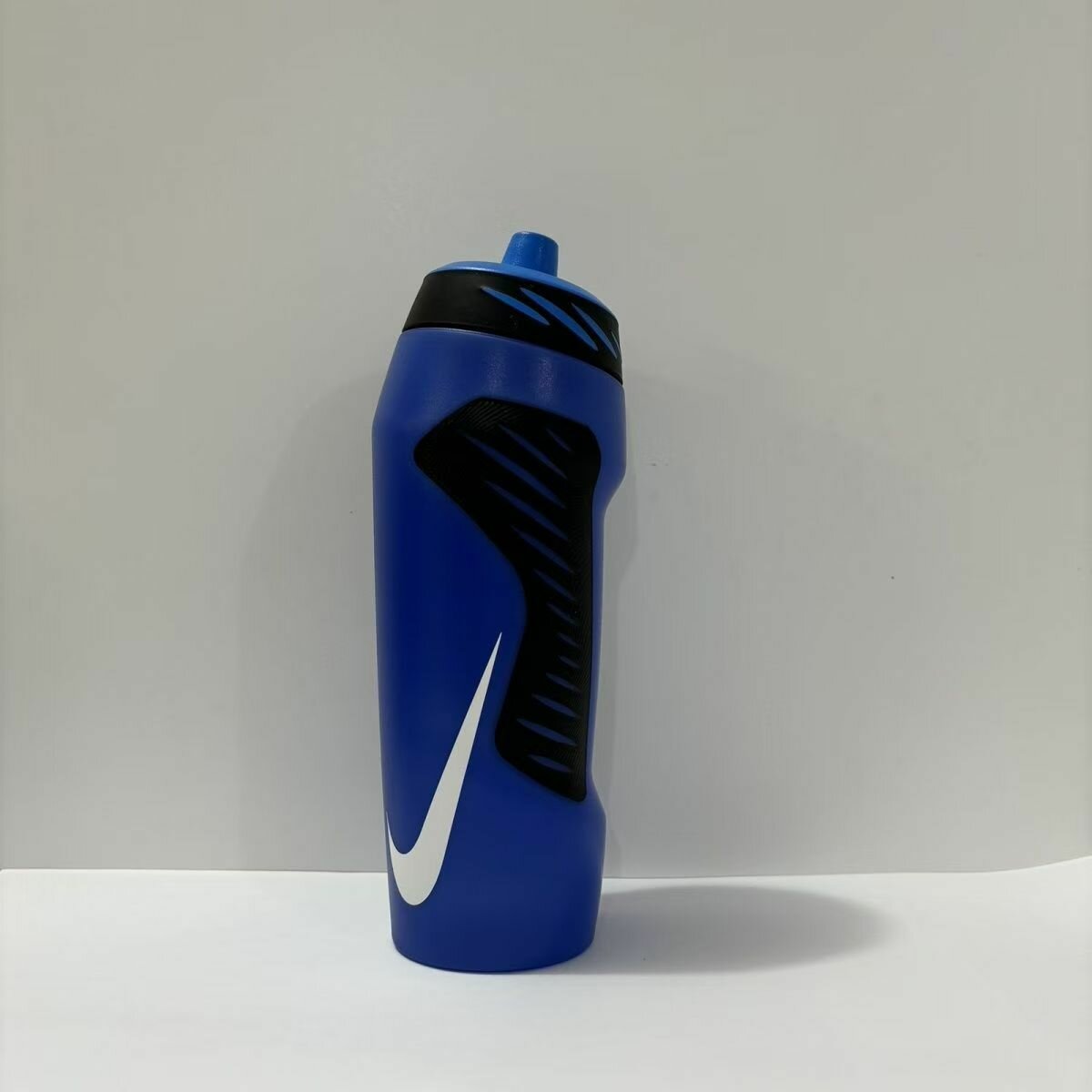 Бутылка для воды Nike Big Mouth Graphic Bottle 2.0 32 Oz, темно-синий, 700 мл