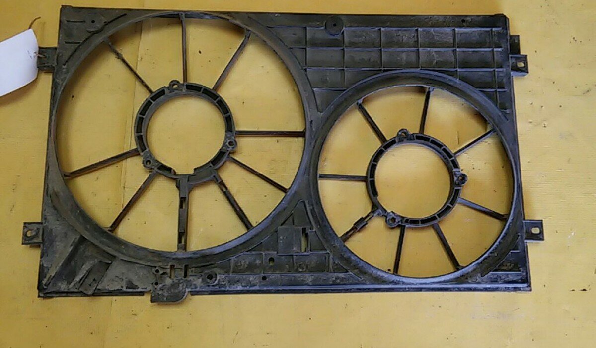 Диффузор вентилятора Octavia (A5 1Z-) Skoda 1K0121207T