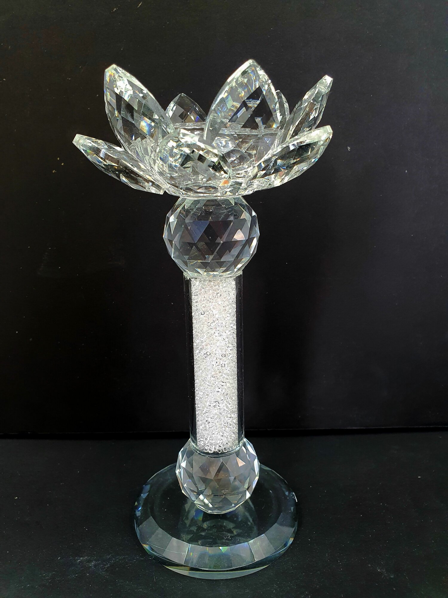 Подсвечник из хрустального стекла с насыпными стразами , 10*8*19,5см.