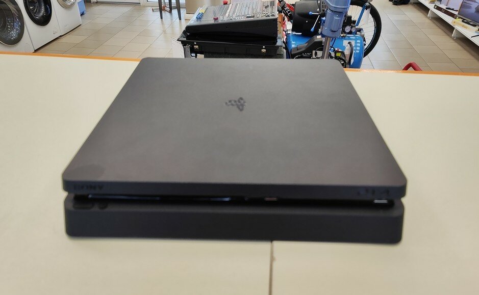 Игровая приставка Sony PlayStation 4 Slim 1TB , черный(уценка),Б/У