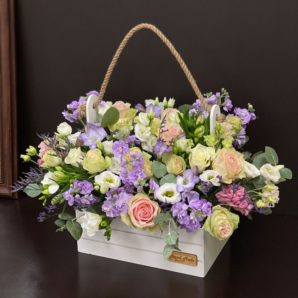 Композиция Букет Маркет "Вдохновение", альстромерии, розы, гвоздики, эустомы, маттиолы, в деревянном ящике, S