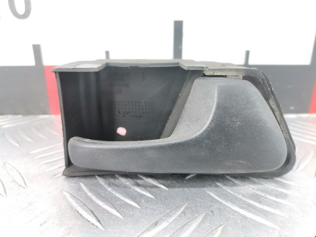 Ручка двери внутренняя передняя правая Volkswagen Golf 3 1H0837226 арт. 1774206