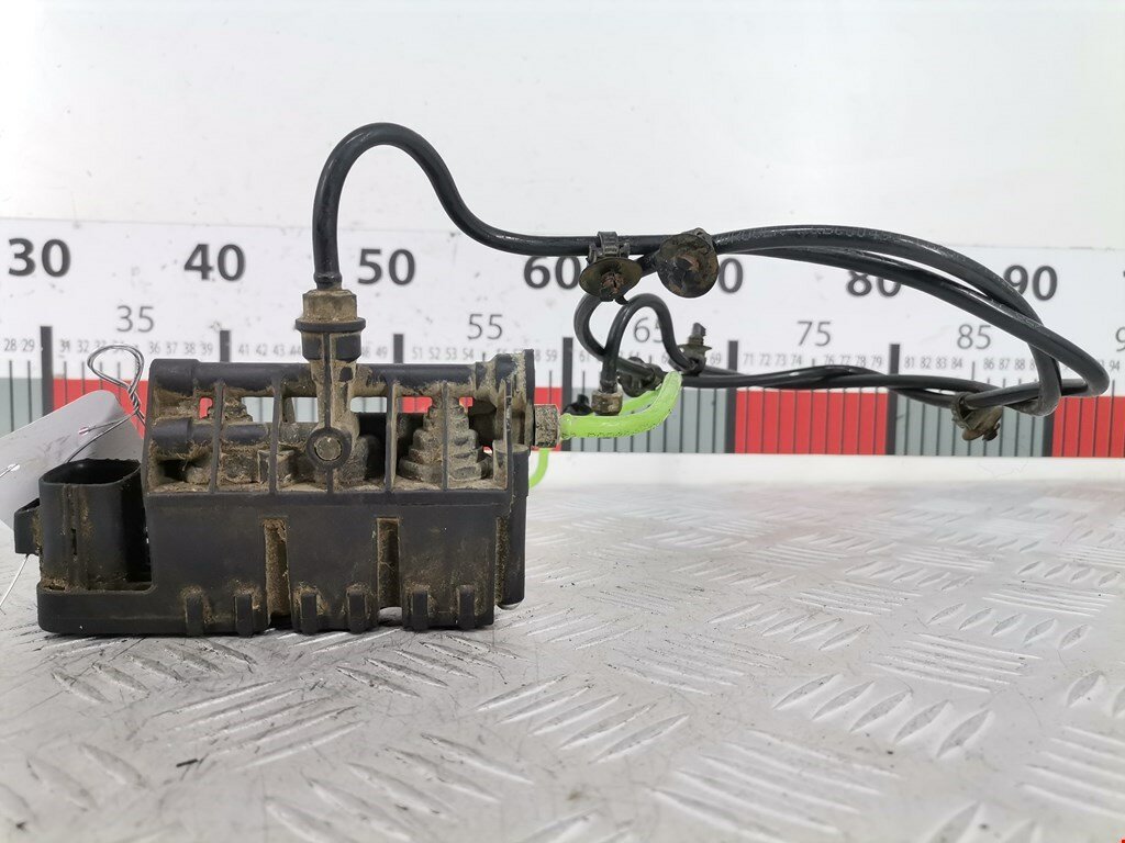 Блок клапанов пневмоподвески Land Rover Discovery 3 RVH000055 арт. 1522118