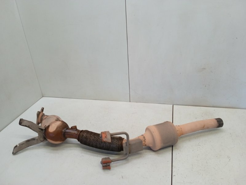 Б/У с катализатором, 1.6 CWVA, Фольксваген Поло Приемная труба глушителя Volkswagen Polo 2020- 176401 VAG арт. 6C0254503EX