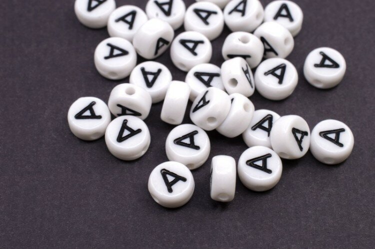 Бусина с буквой A 7х4мм, отверстие 1мм, цвет белый/черный, 540-099, 10шт