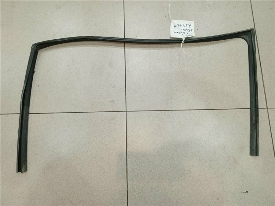 Уплотнитель стекла двери передней левой от Kia Ceed 2012-2018