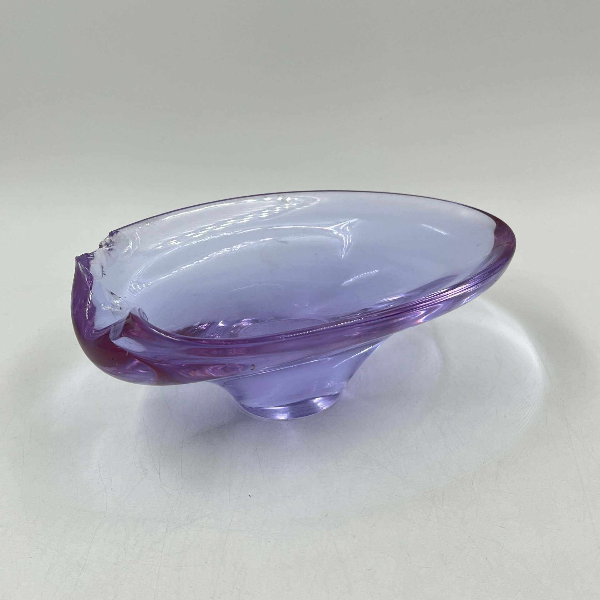 Вазочка-конфетница овальной формы, цветное стекло, Европа, 1980-2000 гг.