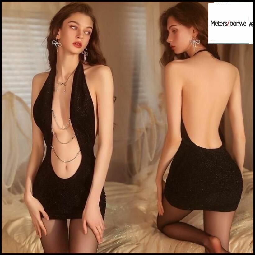 Сексуальная юбка с блестящей цепочкой