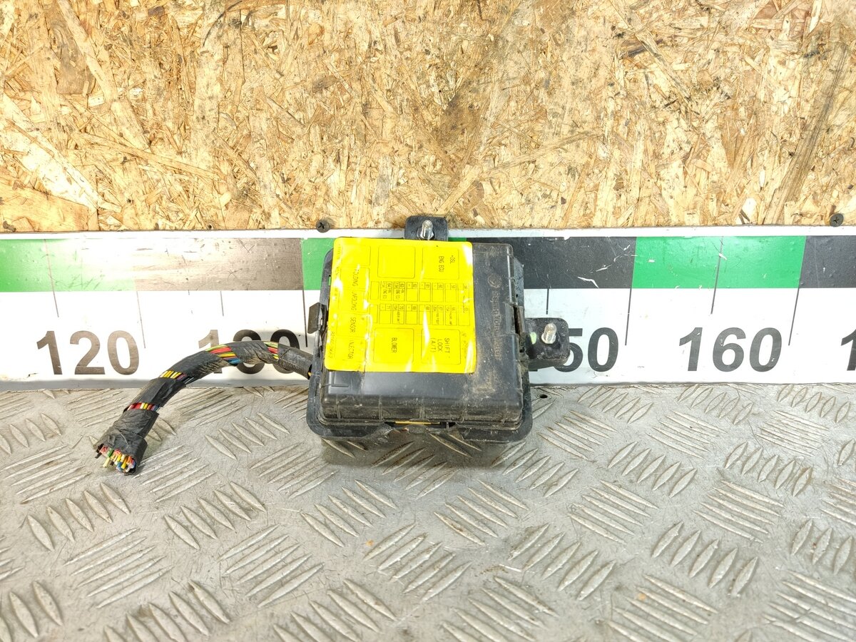 Блок предохранителей салонный SSANG YONG Kyron 2005 2015 8216009400