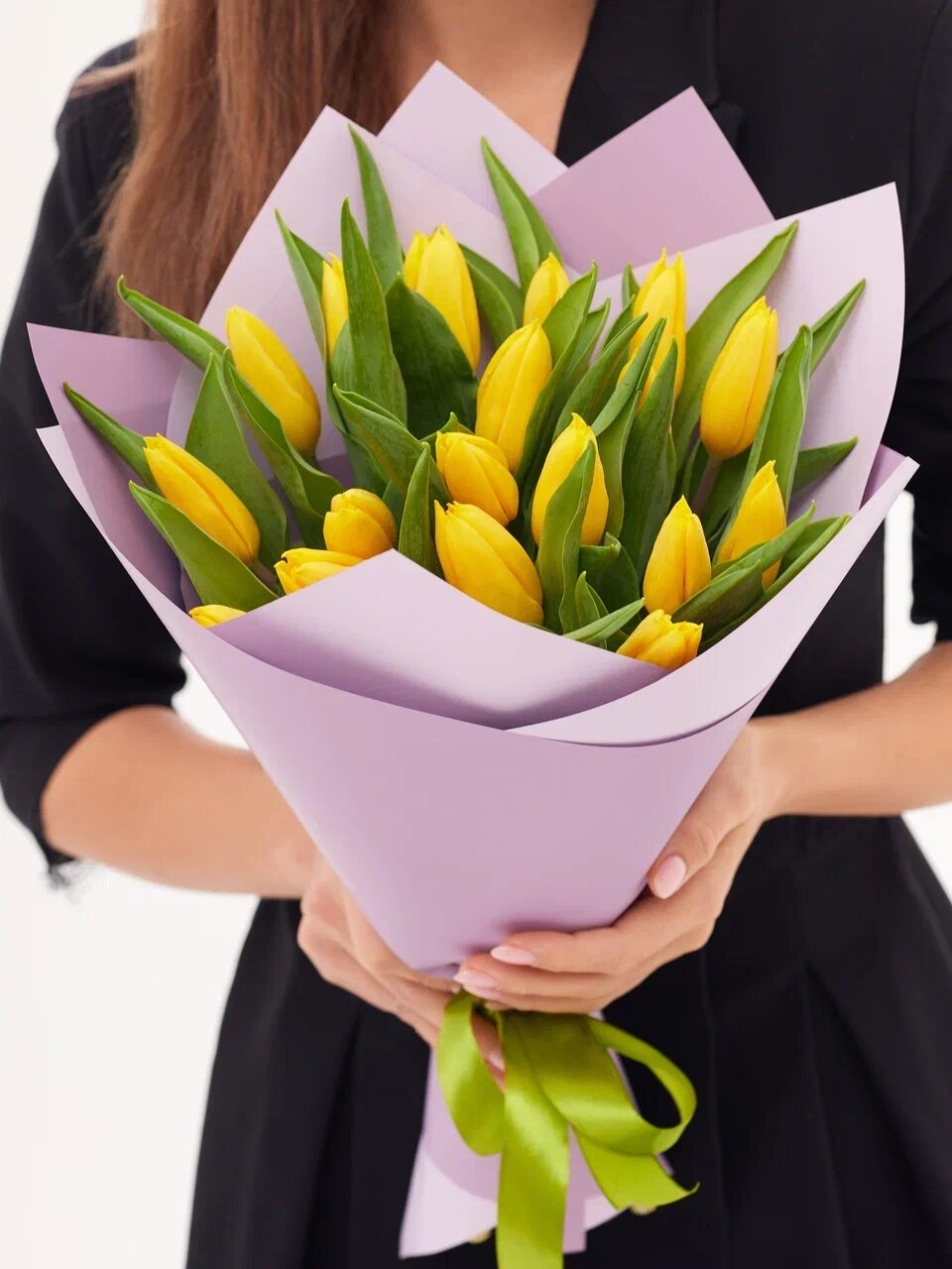 Букет из 17 желтых тюльпанов от Bestflo купить с доставкой