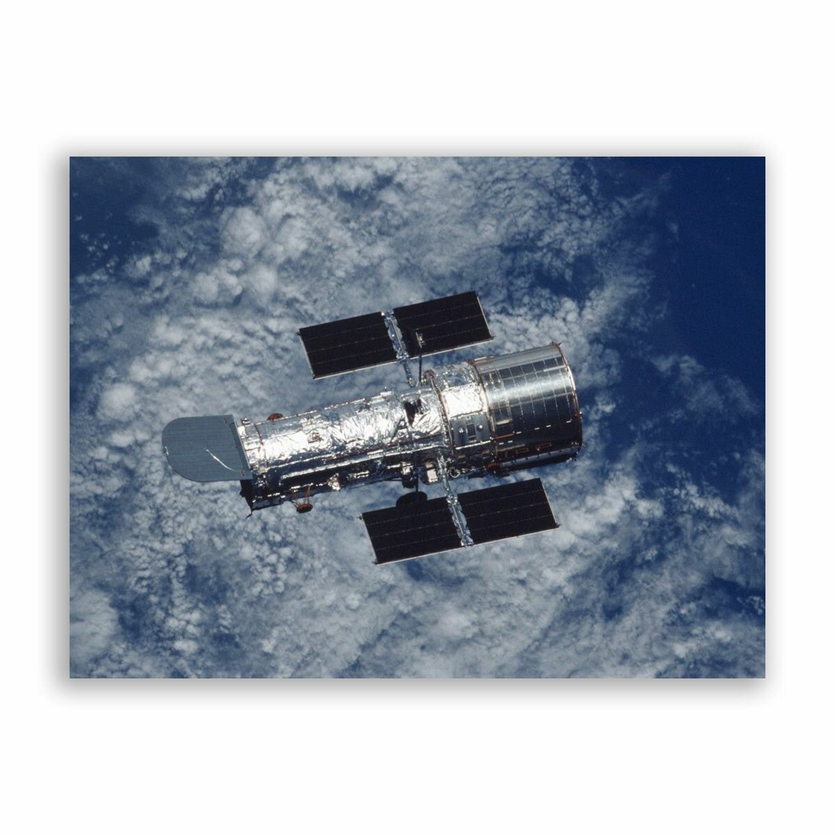 Постер, плакат на бумаге / Telescope Hubble / Телескоп Хаббл / Размер 30 x 40 см