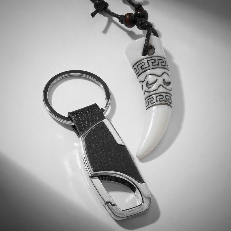 Набор 2 предмета: кулон, брелок "Клык"