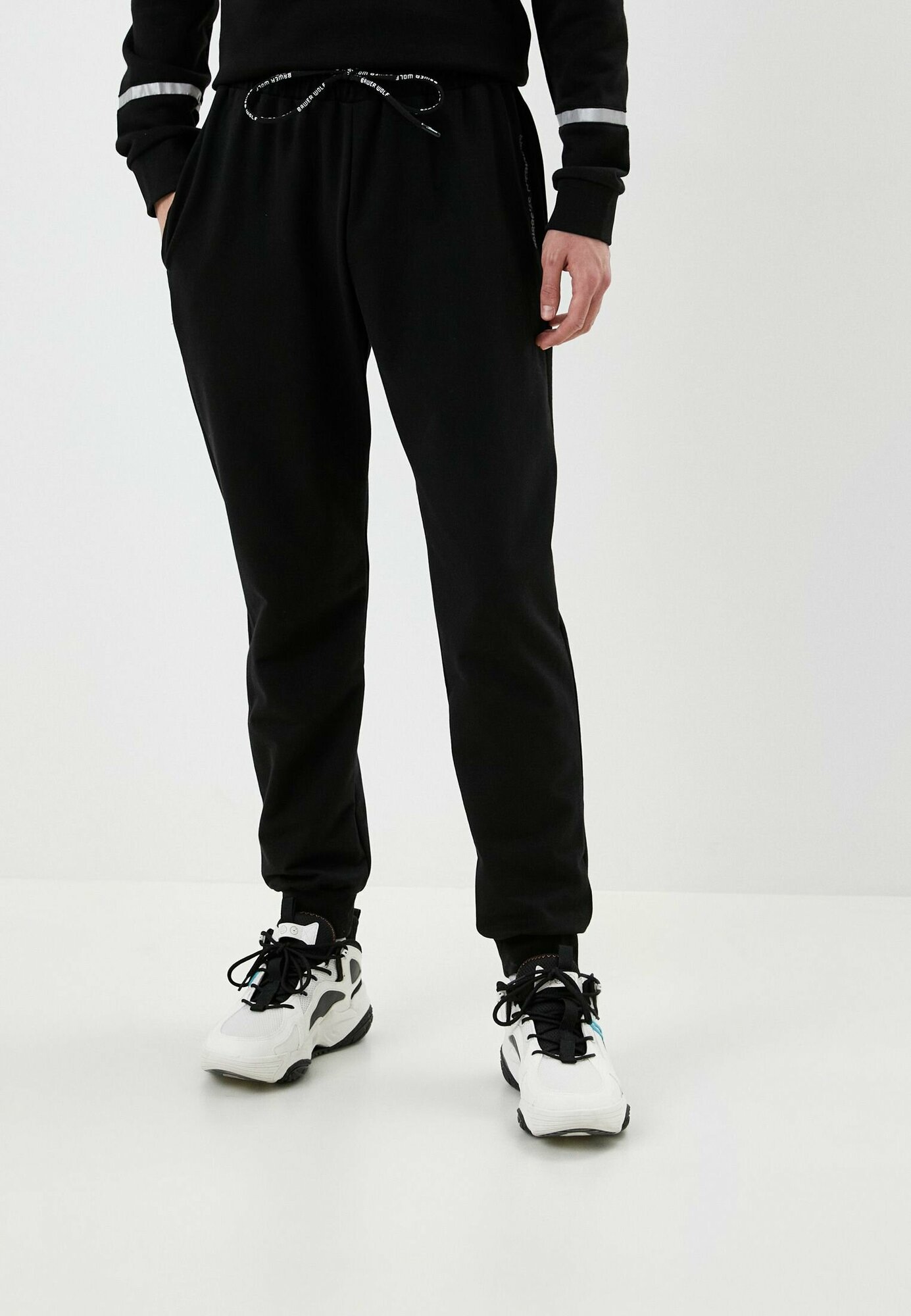 Брюки спортивные