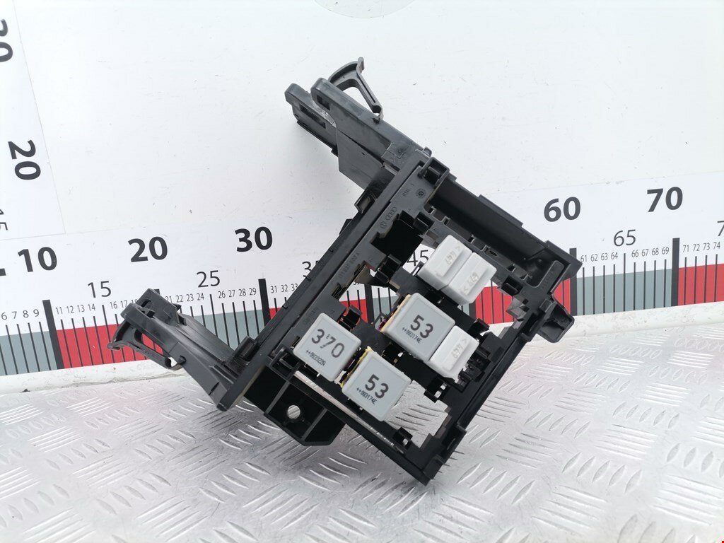 Блок реле Volkswagen Tiguan 1 1K2971262Q арт. 1931647