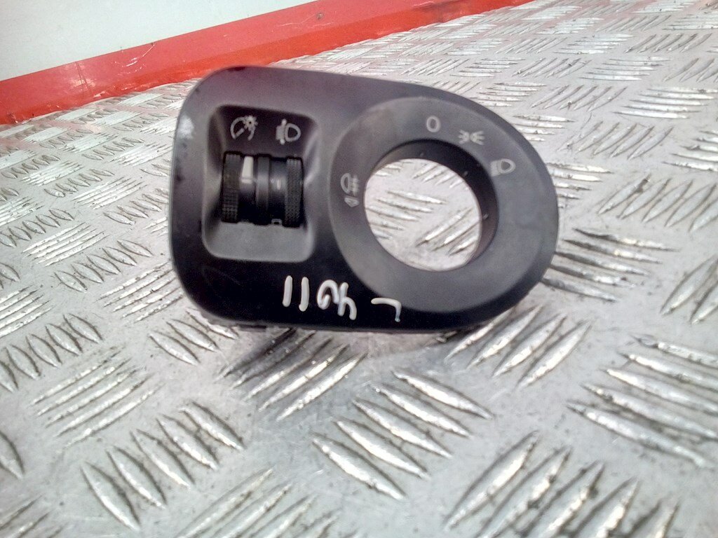 Кнопка корректора фар Seat Toledo 3 5P0919094A арт. 461801