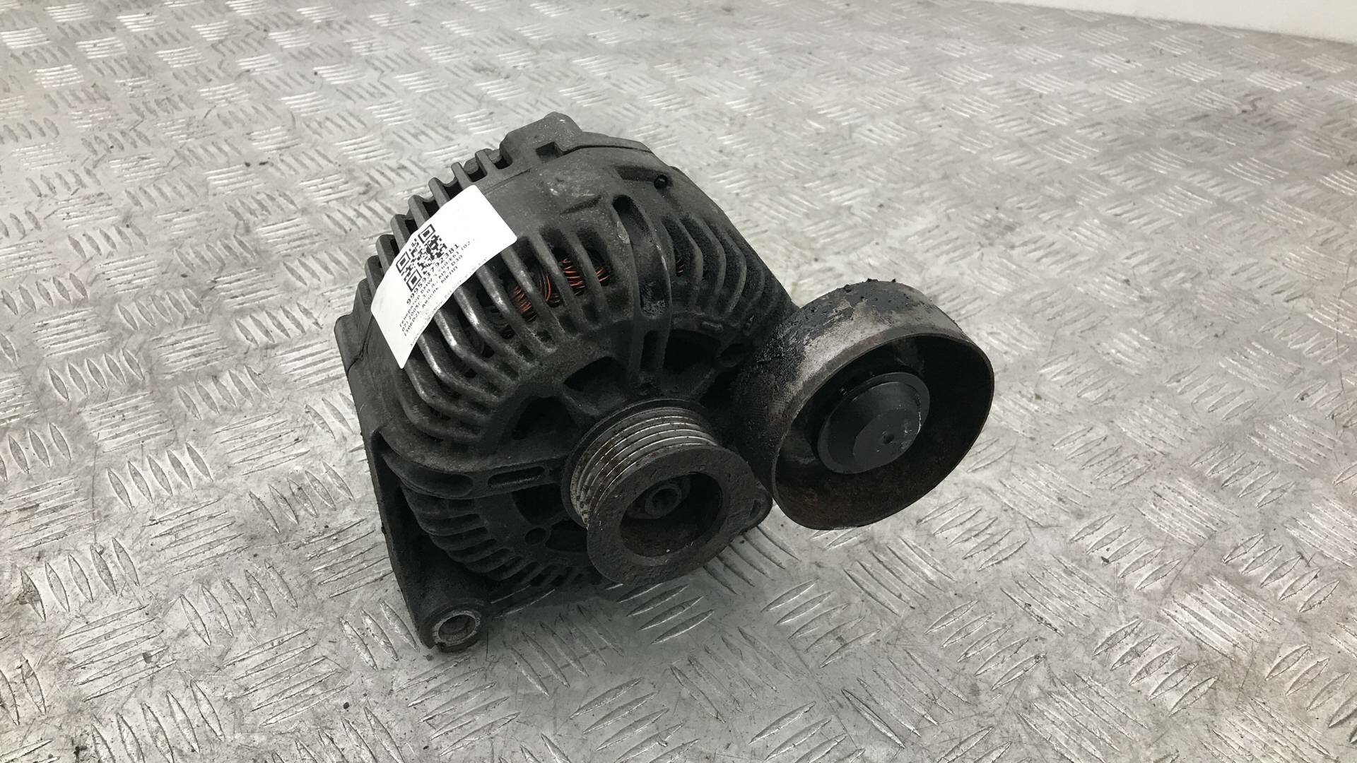 Генератор для BMW 5 E60/E61 3.0 OEM 12317797521