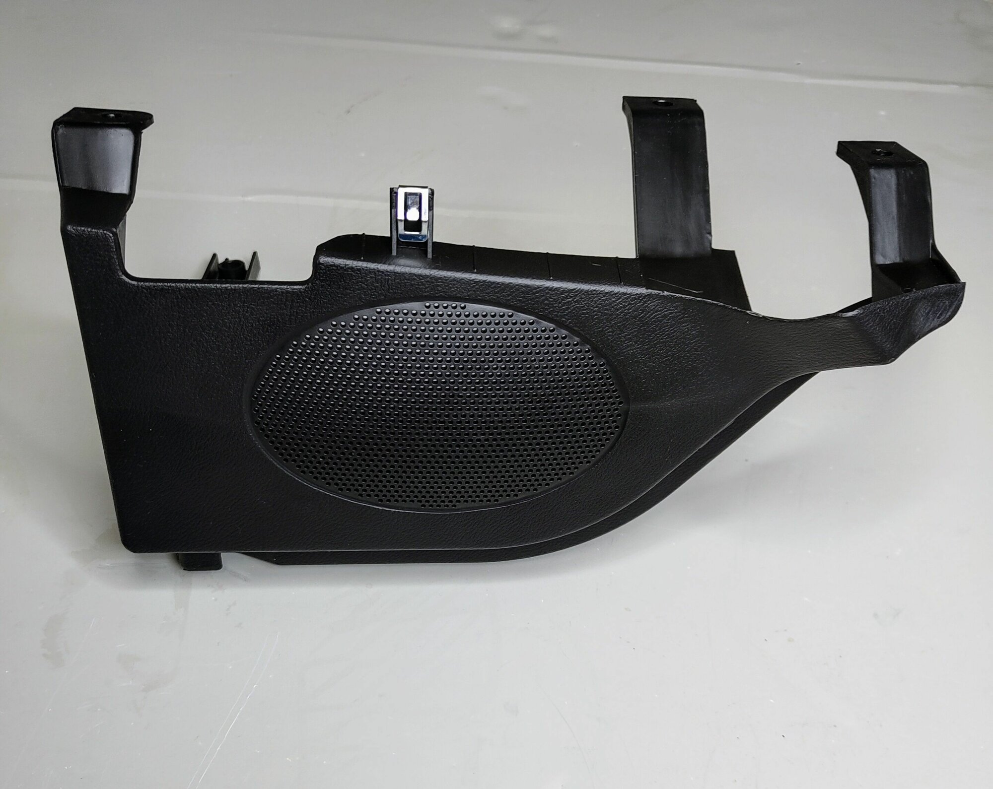 Накладка динамика правого Chery Bonus, Very A13 [1.5 16V 5MT седан] A137901160DA