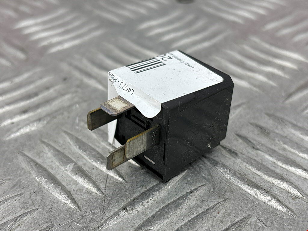 Реле Jeep Commander 04692181AA арт. 2076769