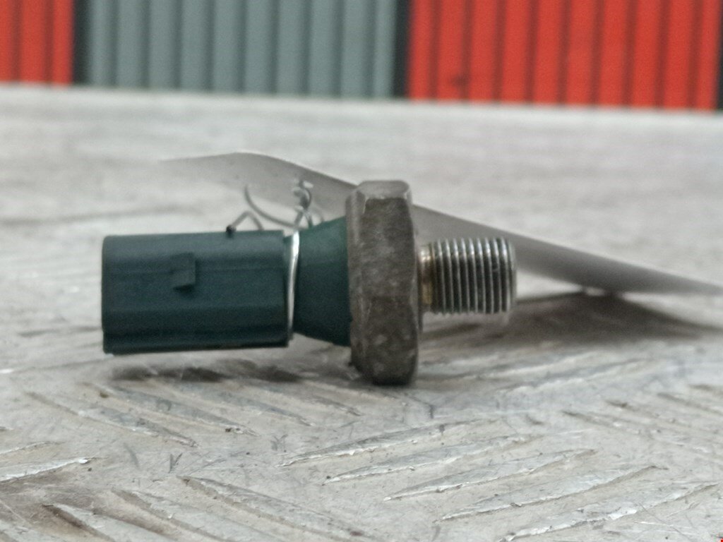 Датчик давления масла Volkswagen Polo 4 036919081D арт. 2201265