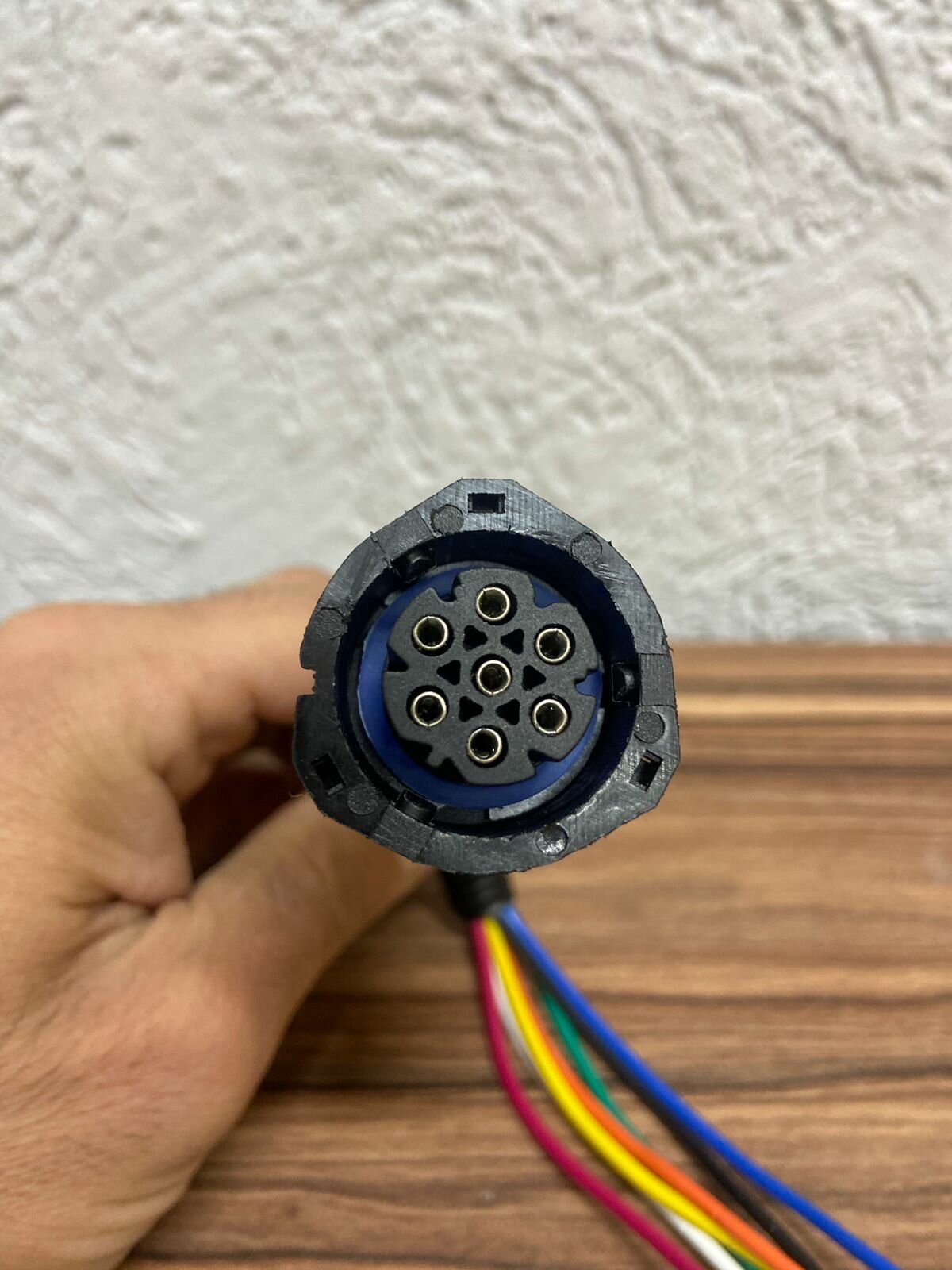 Разъем фонаря заднего байонет AMP Мама (розетка 7 контактов с проводами)прямой