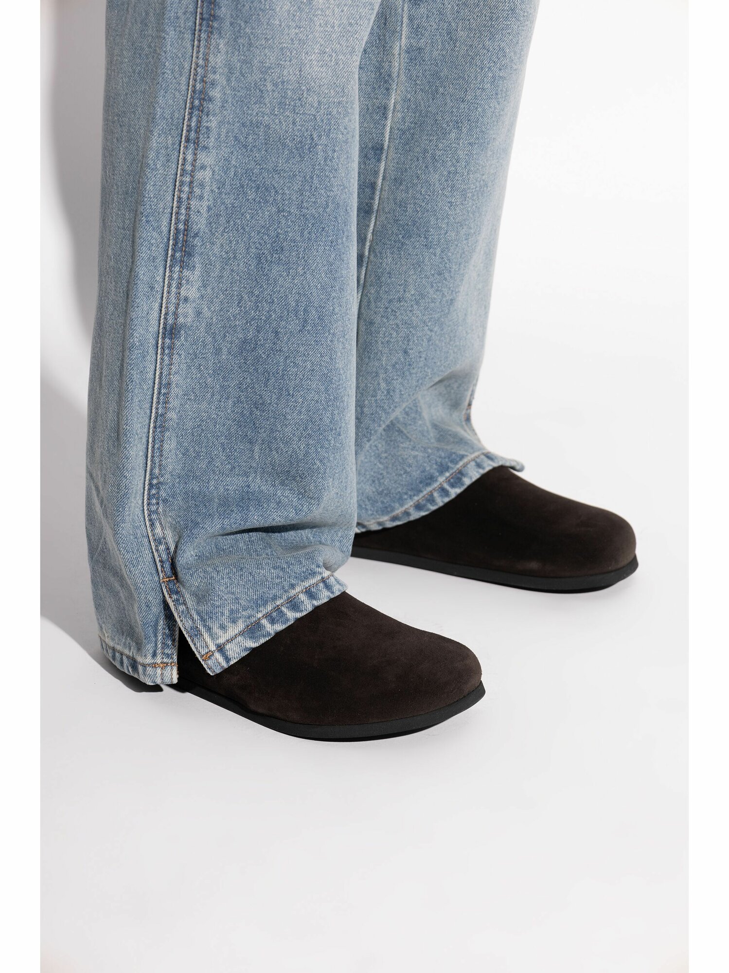 Шлёпанцы Common Projects Клоги из овчины, размер 36, коричневый — фото 1
