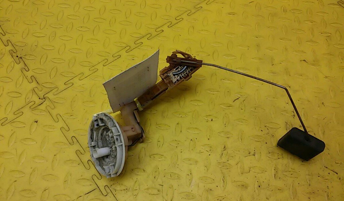 Датчик уровня топлива 7-серия E38 BMW 16141182111