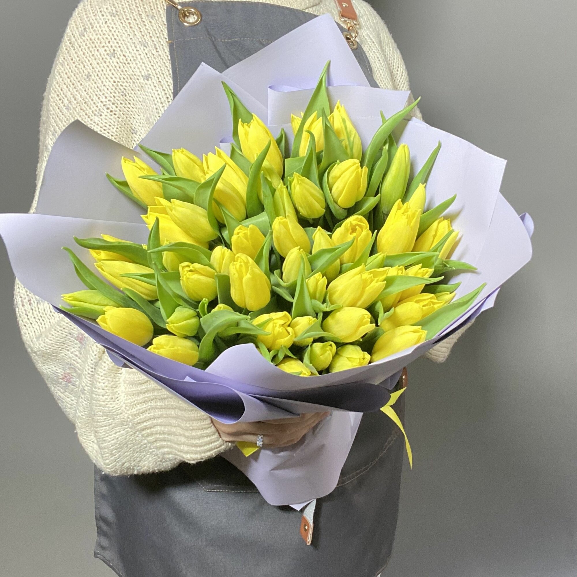 Тюльпаны желтые