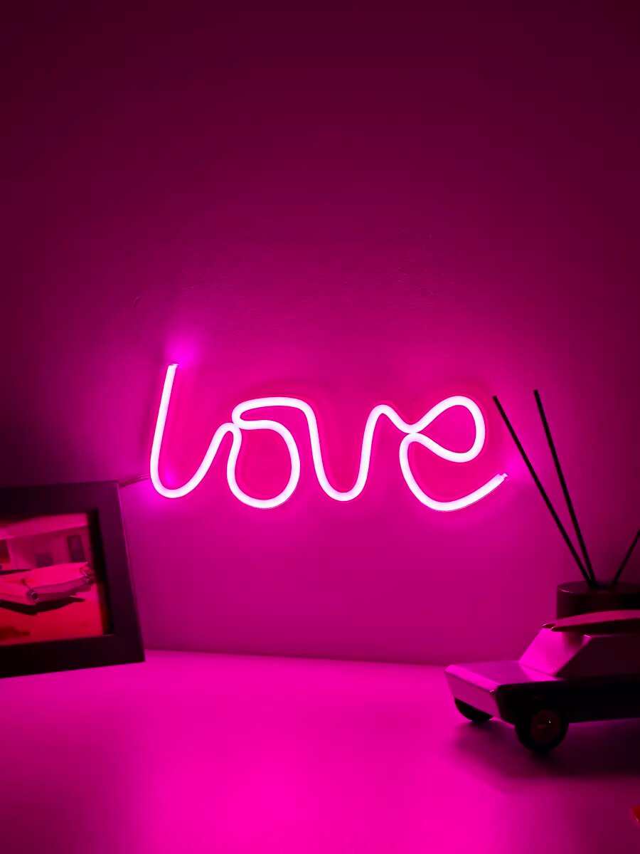 "Love" неоновая лампа, светильник