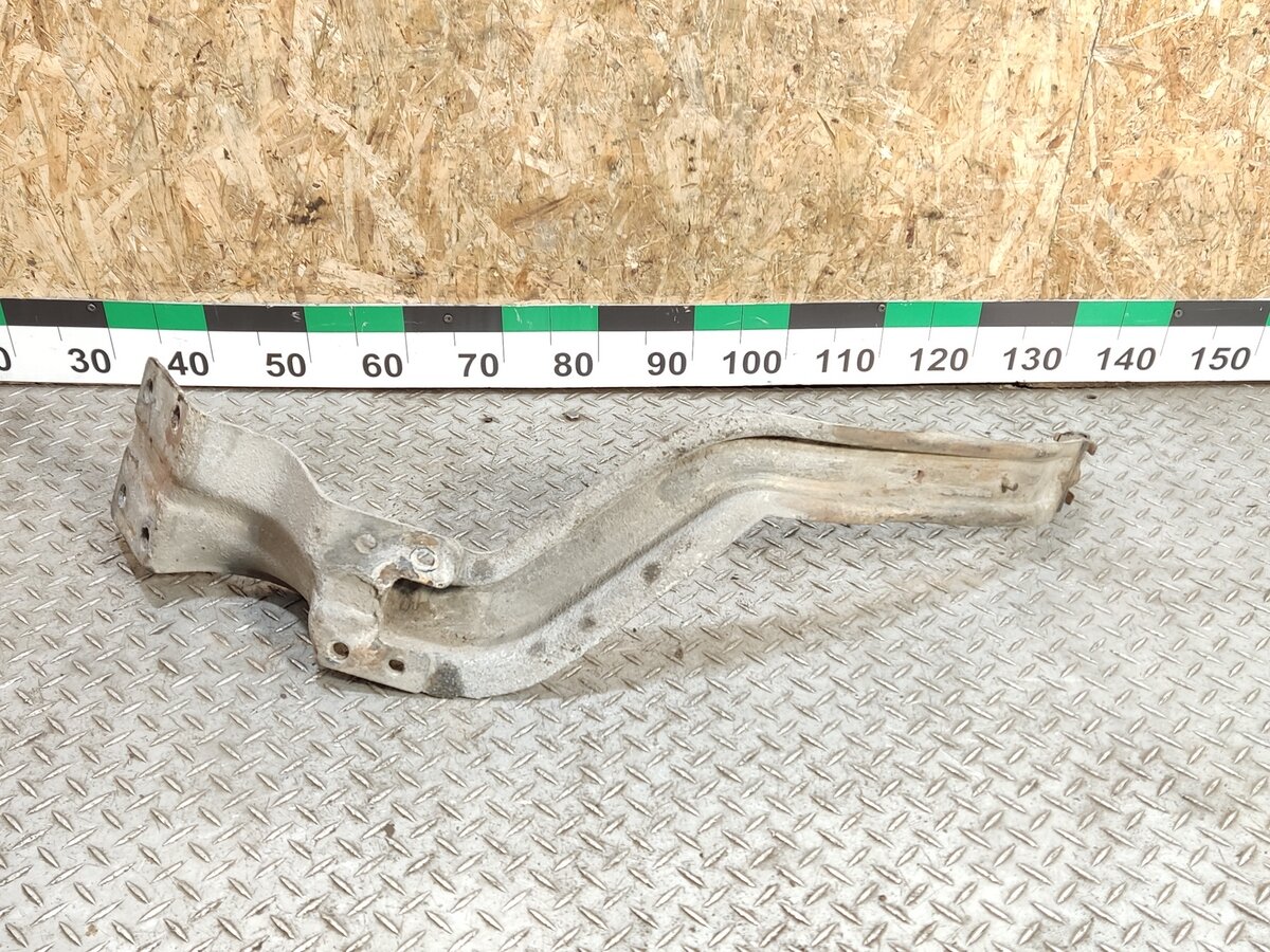 Кронштейн крепления крыла SCANIA P340