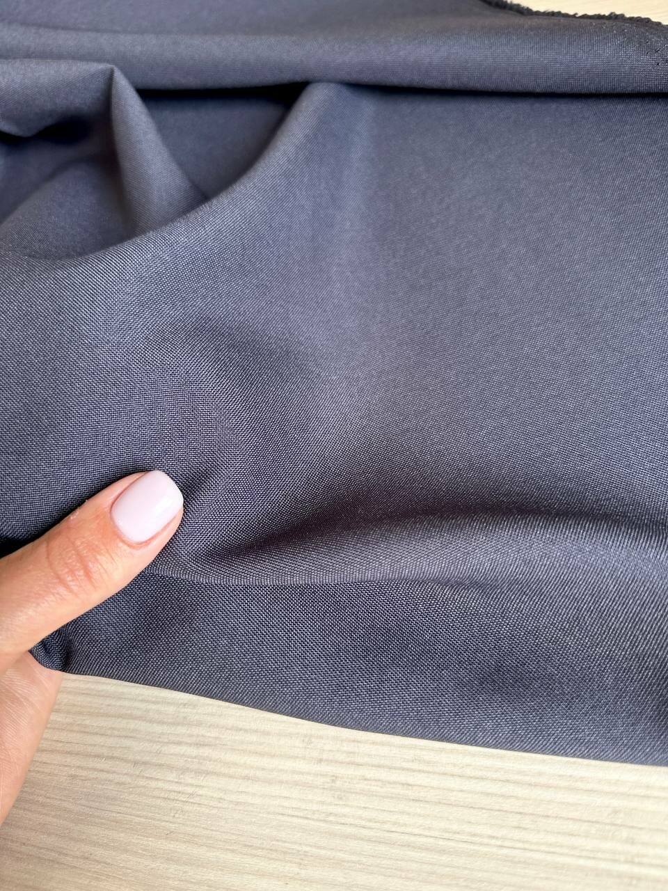 1м. Габардин ткань костюмная для шитья одежды, штор, юбок и рукоделия. Цвет серый. Плотность 180 гр/м2. Ширина 150 см