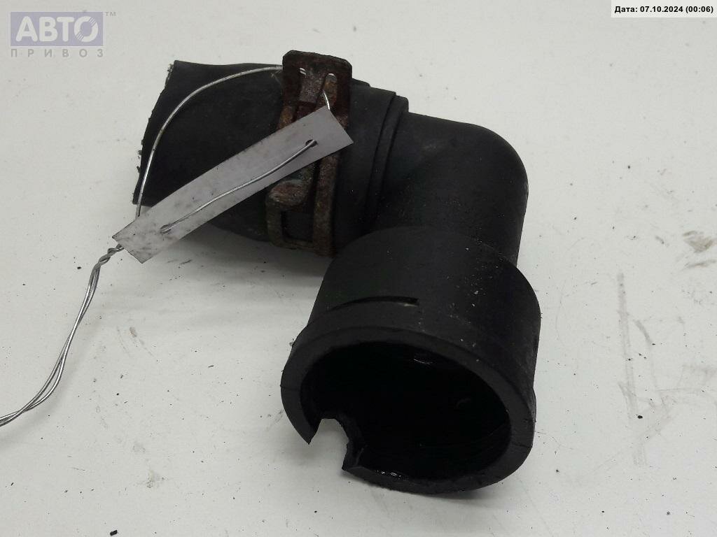 Фланец (тройник) системы охлаждения Volkswagen Golf-3