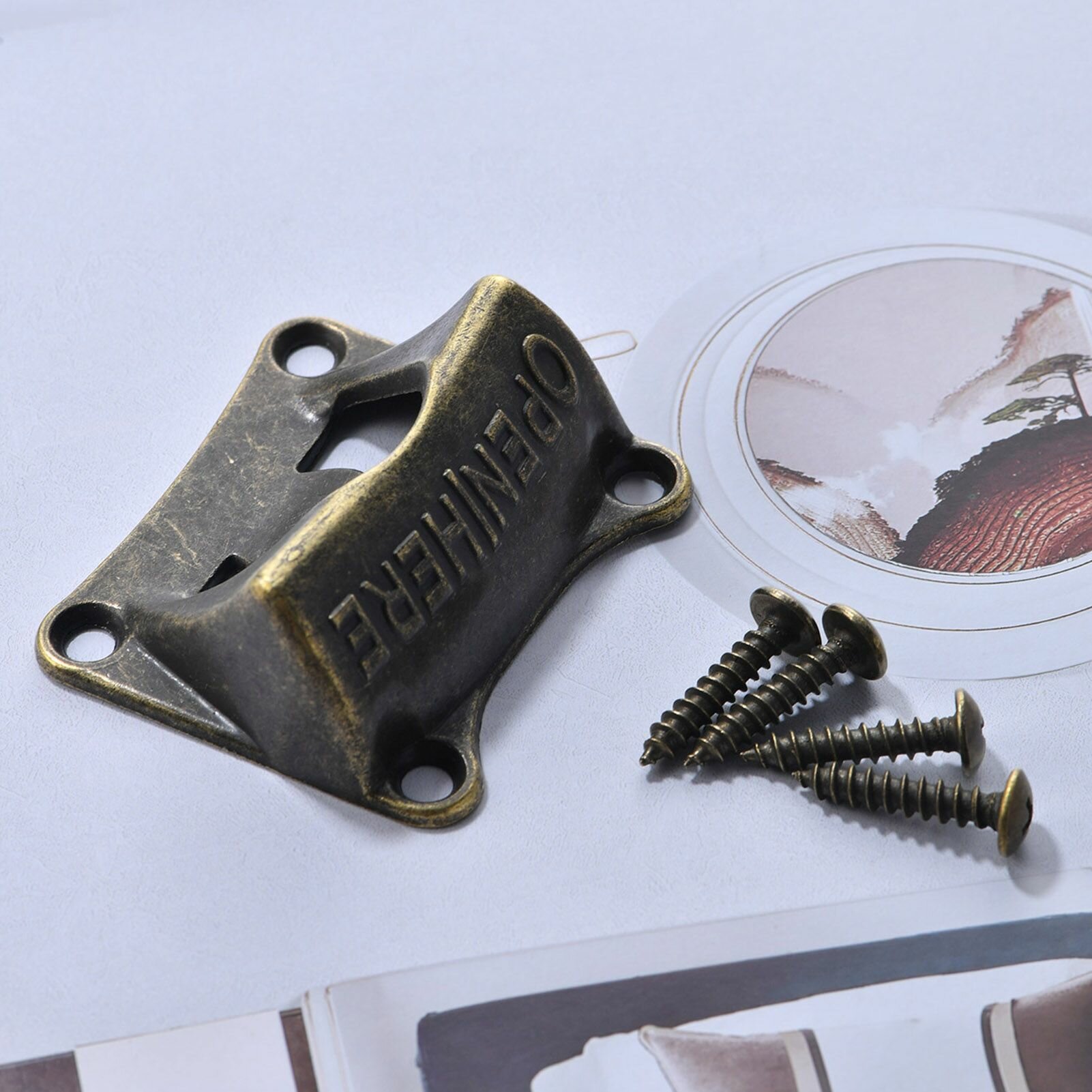 Квадратная настенная открывалка для бутылок