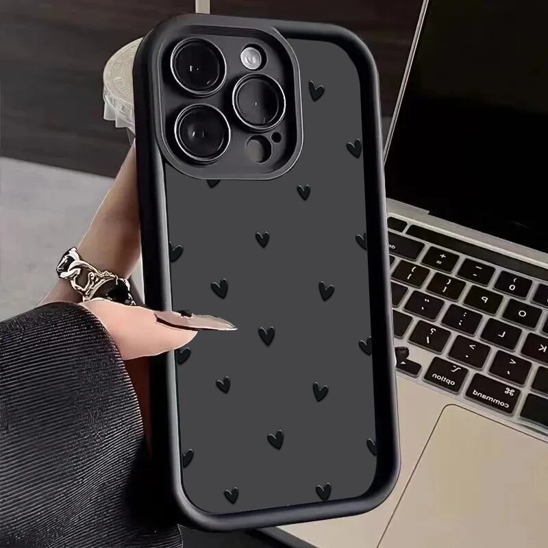 Черный матовый чехол для Poco F5 с сердечками