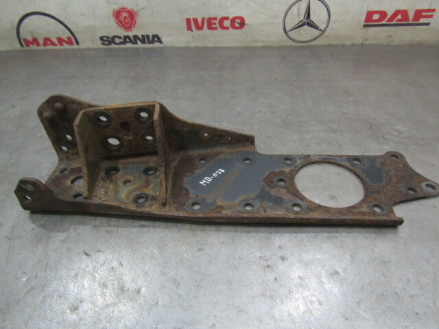 Кронштейн усилителя переднего бампера левый MERCEDES AXOR