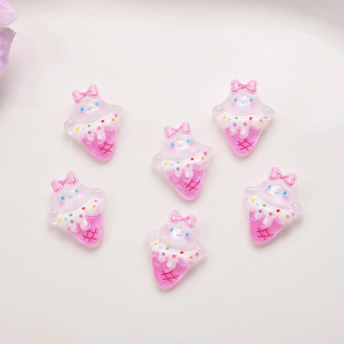 50 шт. Шармы Sanrio: Hello Kitty, Kuromi, Melody для дизайна ногтей Розовый, G020-7(50pcs)