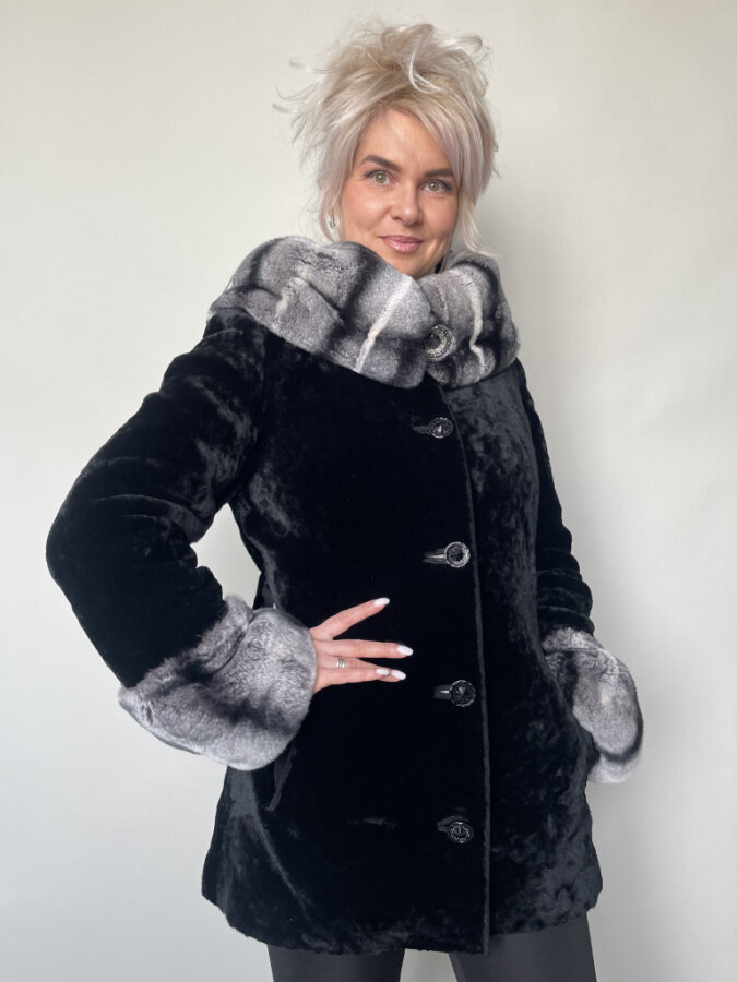 Шуба мутон капюшон отд.Кролик Рекс цв.Черный дл.75 см р.44-46 /11232/