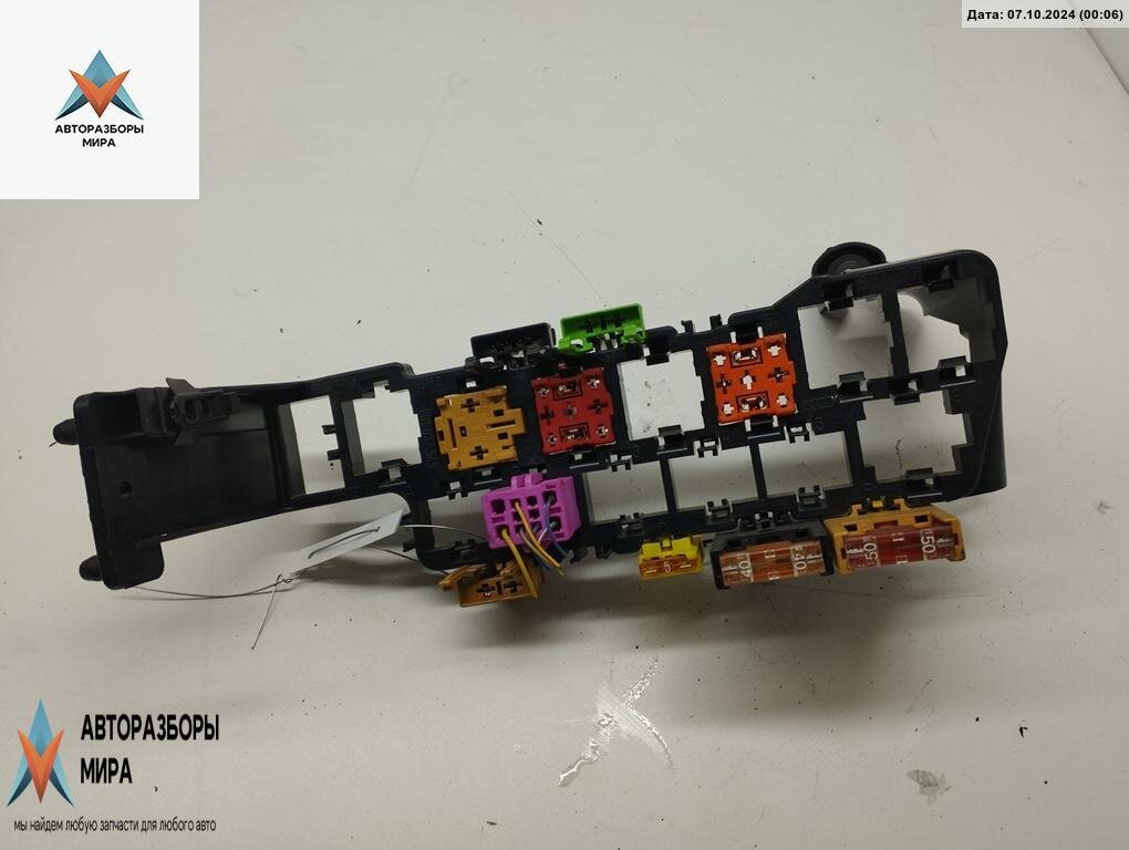 Блок реле Audi A4 B5 рест. 1999 8D1937545