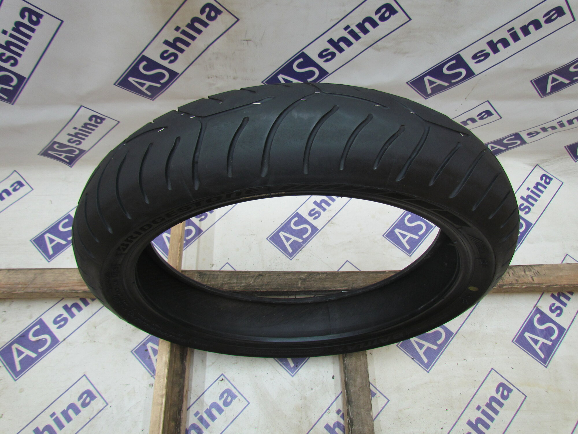Мотошина БУ для мотоцикла Bridgestone Battlax Sport Touring T30F Evo 120 / 70 R17 0024733