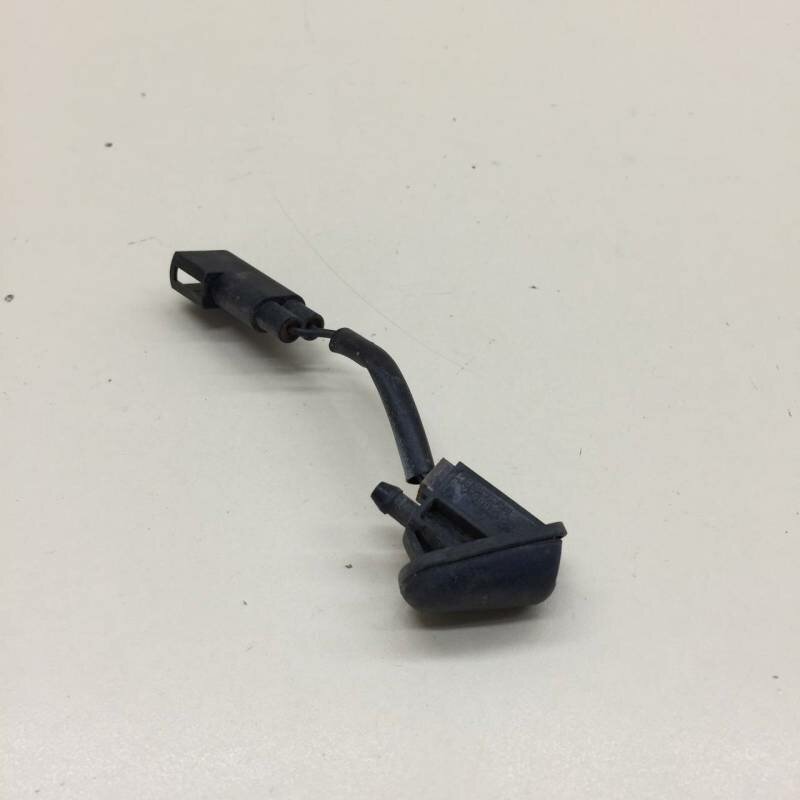 Форсунка омывателя лобового стекла Ford Focus 2 DA 2005-2008