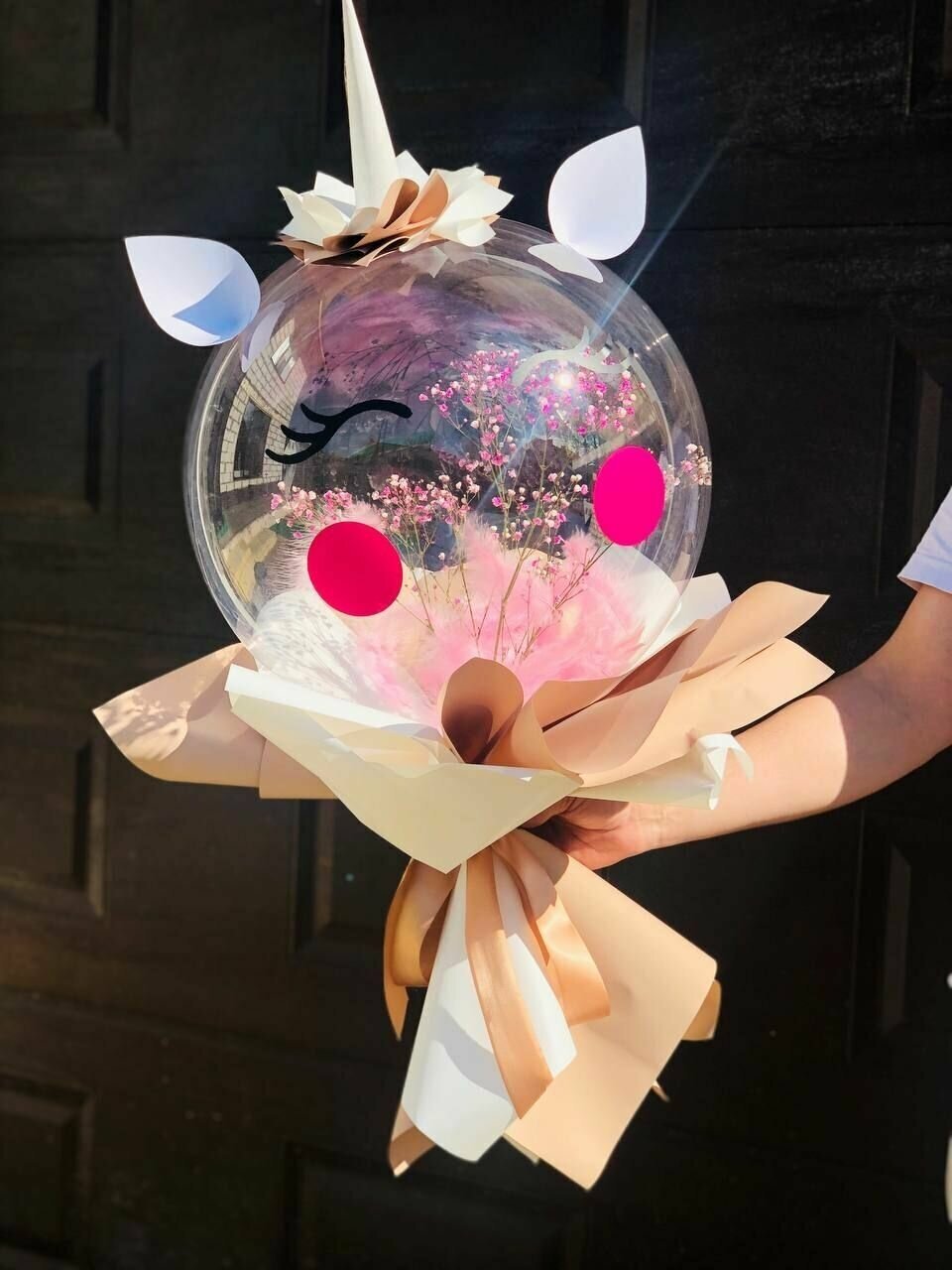 Букет для девочки "Сказочный единорог" Цветы гипсофилы в шаре баблс