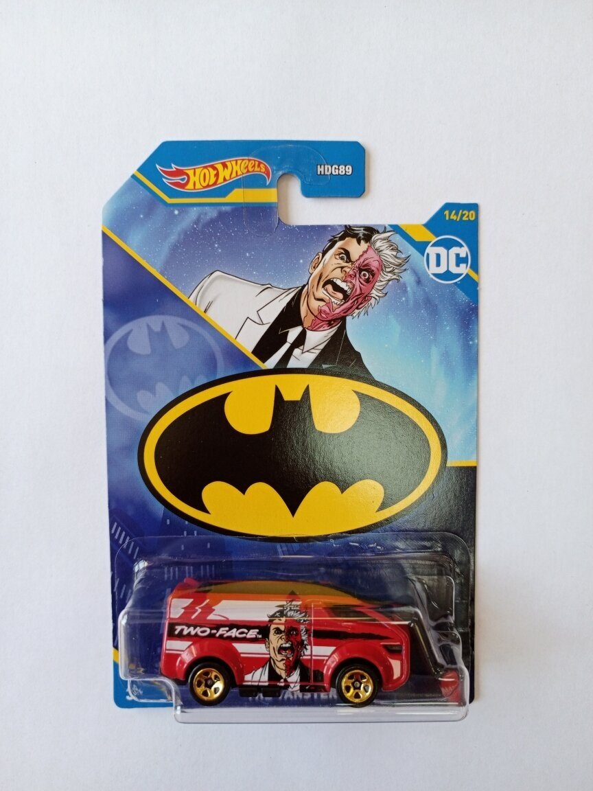 Машинка Hot Wheels DC Batman The Vanster HLK64
