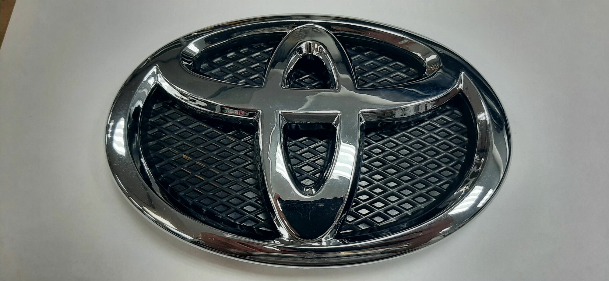 Эмблема Toyota Yaris 2 с 2005- 2009