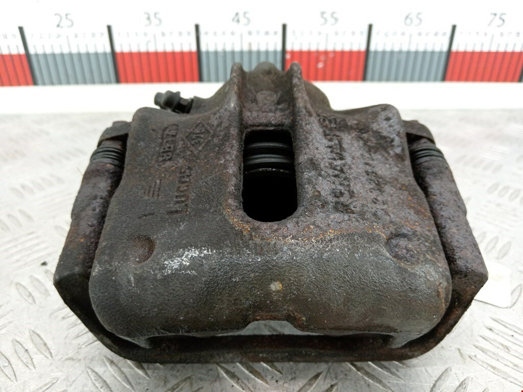 Суппорт передний правый Renault Laguna 1 7701203662 арт. 1851867
