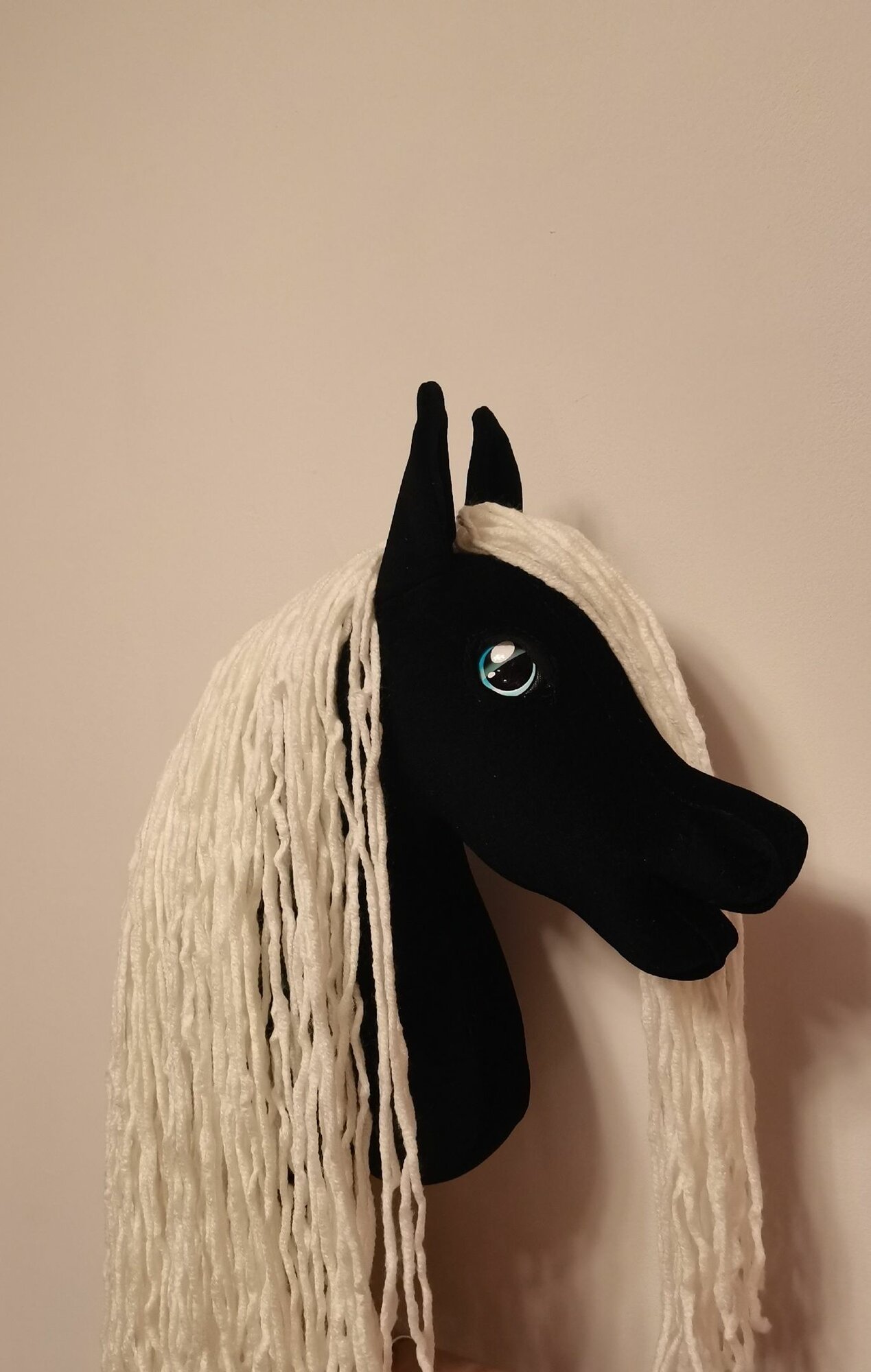 Хоббихорс, лошадь на палке