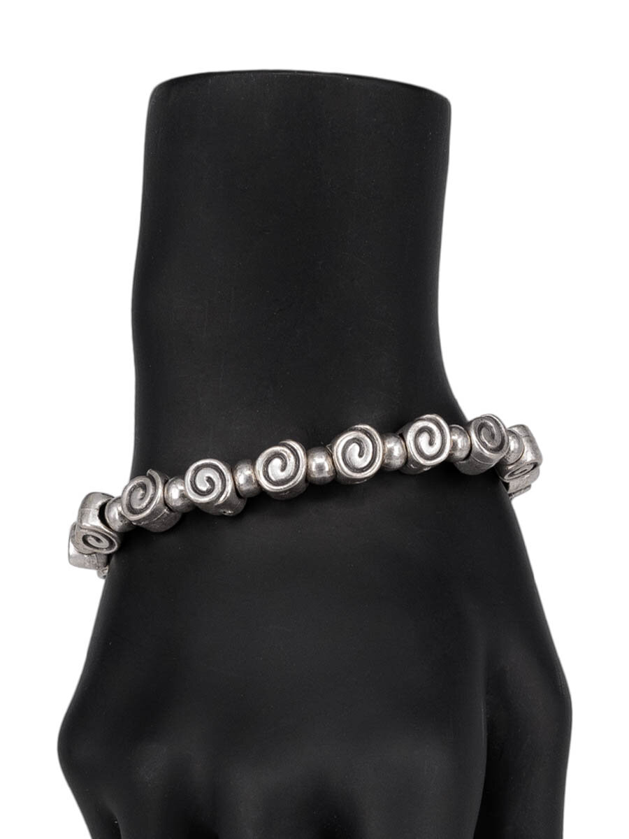 Жесткий браслет