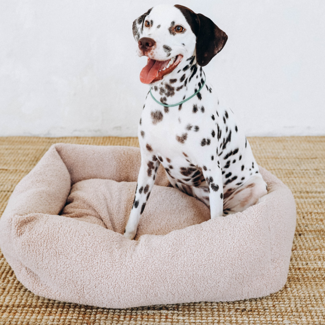 Лежанка с бортиками, размер L 80х60х18 см, ткань букле, цвет сливочный