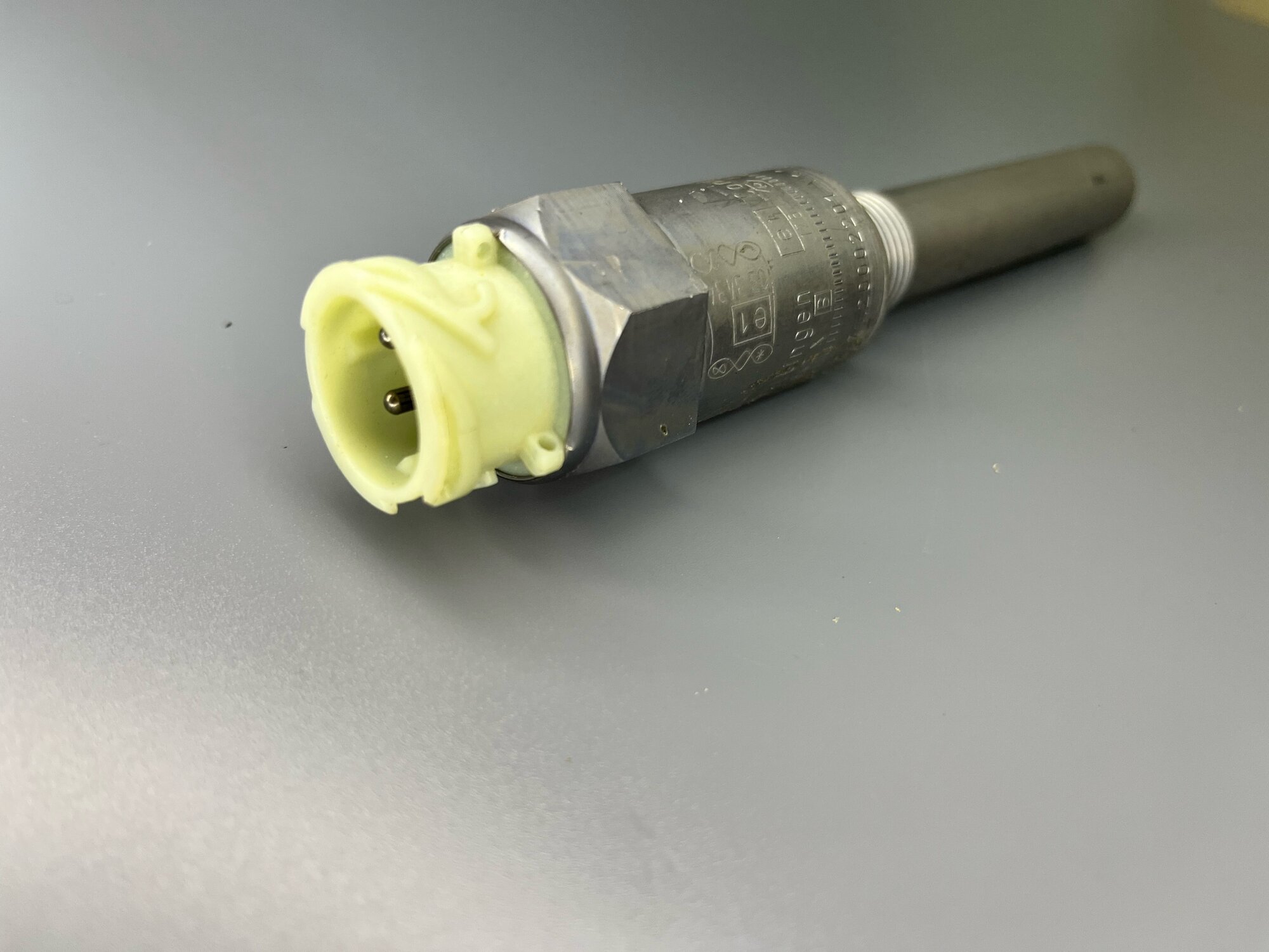 Датчик спидометра для а/м КАМАЗ, МАЗ (круглый разъем L=90мм) 2171.20002201